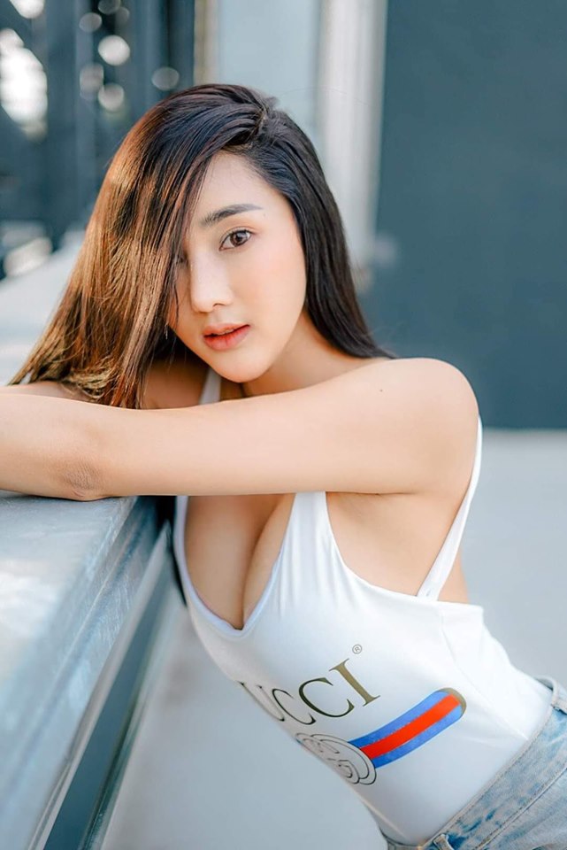 อ๋อมแอ๋ม ณัฐกนก พริตตี้ตัวท็อปของเมืองไทย สวย แซ่บ สมตำแหน่ง