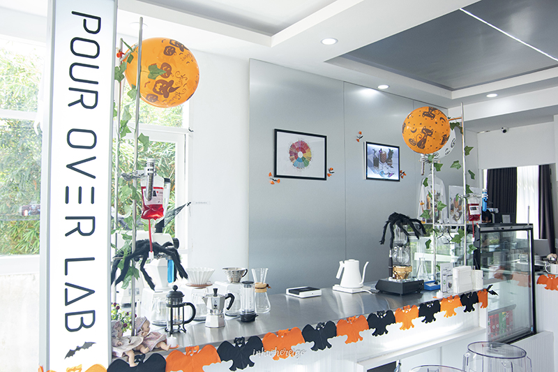 POUR OVER LAB ราชบุรี ร้านกาแฟติดริมน้ำ บรรยากาศสุดชิล